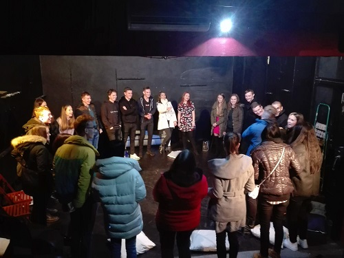 Divadlo D21 –1984 | Obchodní akademie Dušní