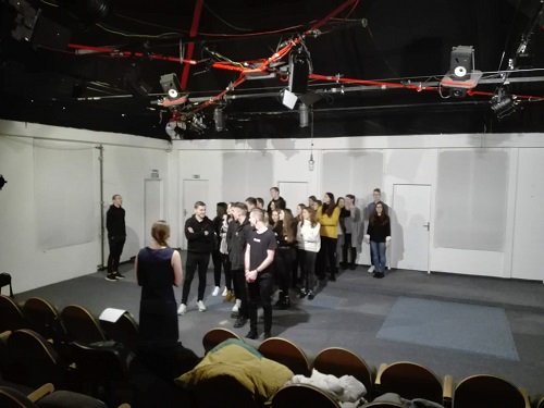 Divadlo D21 –1984 | Obchodní akademie Dušní